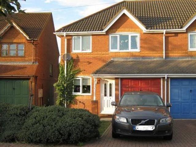3 bedroom semidetached house for rent in 22 Salon Way Huntingdon PE29 6UG PE29
