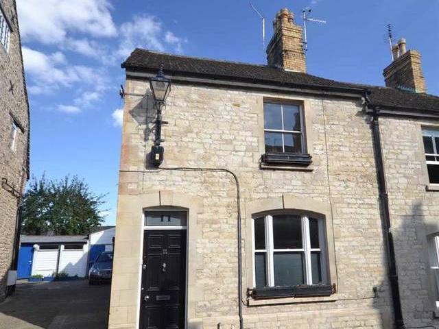 3 bedroom semidetached house for sale in Maiden Lane Stamford PE9