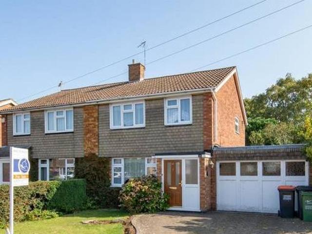 3 bedroom semidetached house for sale in Manor Road Toddington LU5