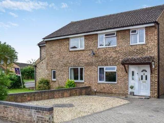 3 bedroom semidetached house for sale in Meadow Way Yarnton OX5