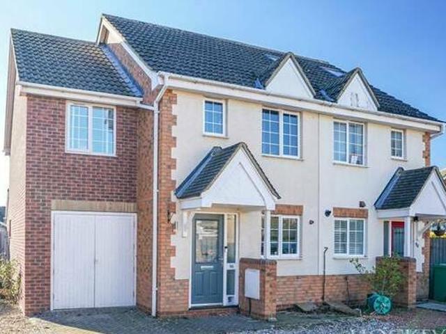 3 bedroom semidetached house for sale in Moat Way Swavesey CB24