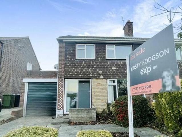 3 bedroom semidetached house for sale in MoorlandsPrudhoeNE42 5LR NE42