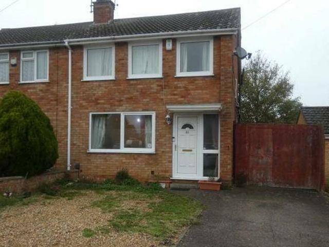 3 bedroom semidetached house for sale in Mountfield Road NN9