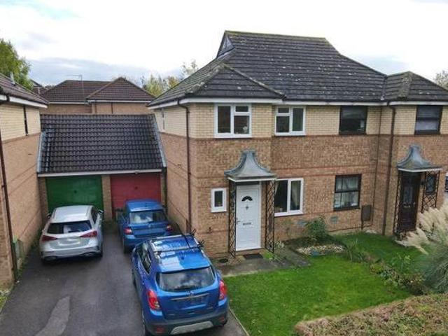 3 bedroom semidetached house for sale in Newbridge Oval Emerson Valley Milton Keynes MK4
