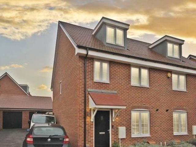 3 bedroom semidetached house for sale in Nightingale Lane Flitwick Bedford Bedfordshire MK45