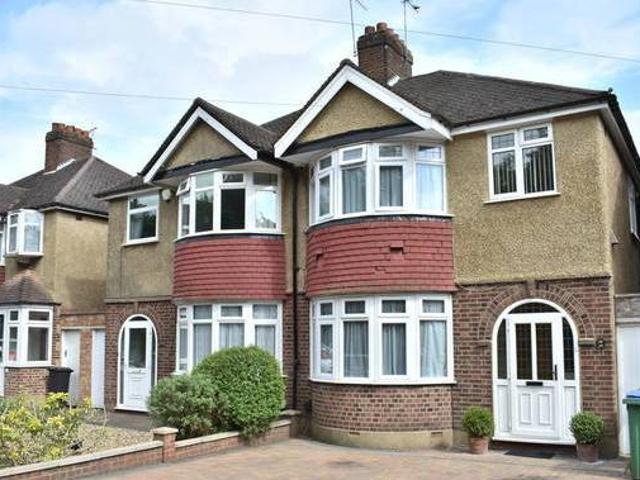 3 bedroom semidetached house for sale in North Approach Garston Watford WD25