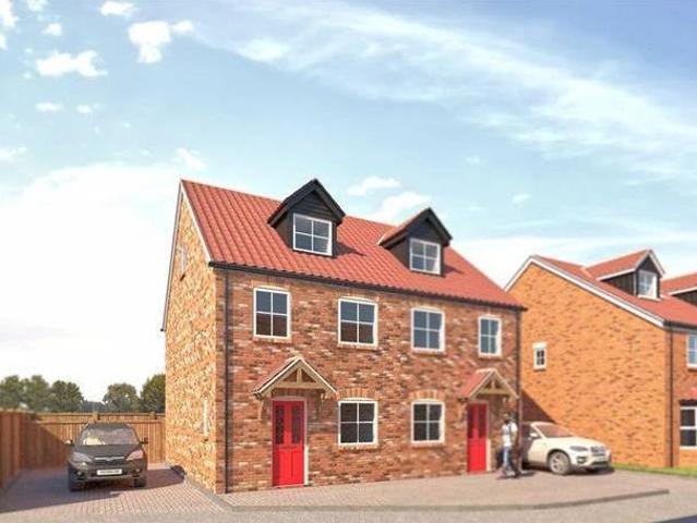 3 bedroom semidetached house for sale in North Street Crowle DN17