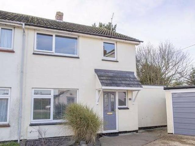 3 bedroom semidetached house for sale in Oakey Field Road Bury St Edmunds IP31