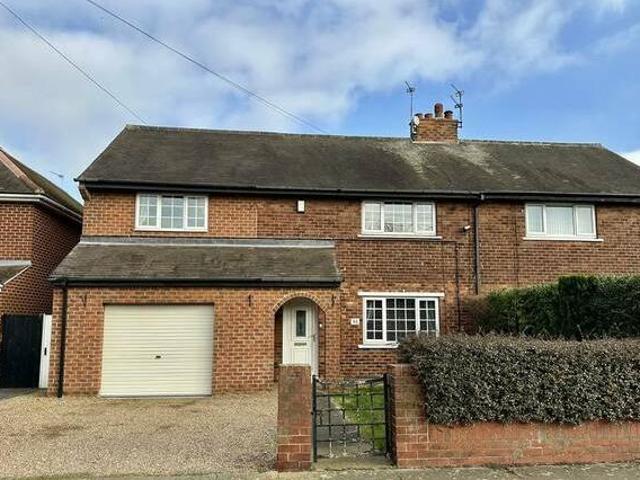 3 bedroom semidetached house for sale in Athelstane Crescent Doncaster DN3