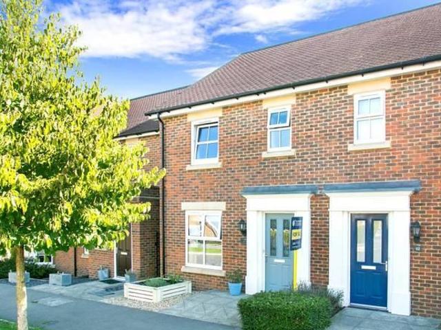3 bedroom semidetached house for sale in Avington Way SherfieldonLoddon Hook RG27 RG27
