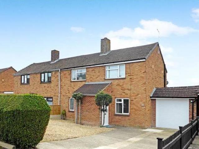 3 bedroom semidetached house for sale in Abbott Road Didcot OX11