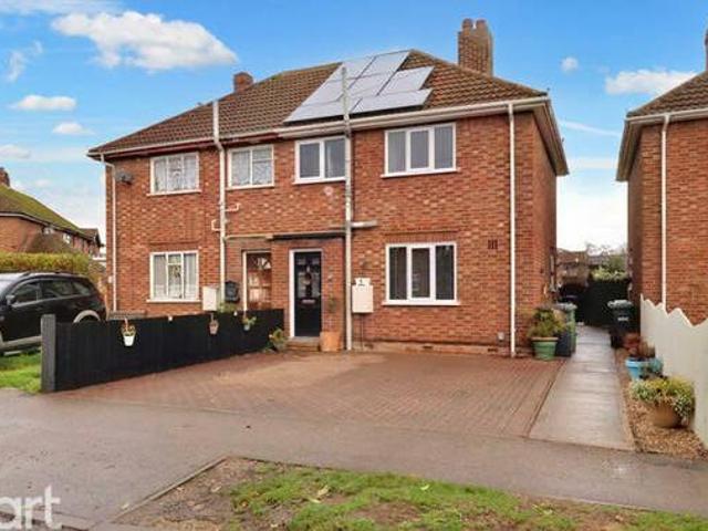 3 bedroom semidetached house for sale in Almond Road St Neots PE19