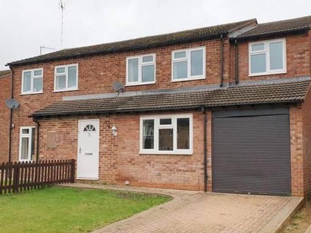 3 bedroom semidetached house for sale in Anscomb Way Woodford Halse NN11