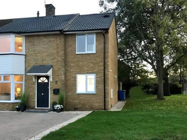 3 bedroom semidetached house for sale in Bullbrook Drive Bracknell Berkshire RG12