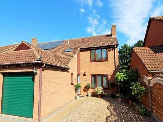 3 bedroom semidetached house for sale in Bush Spring Baldock SG7 SG7