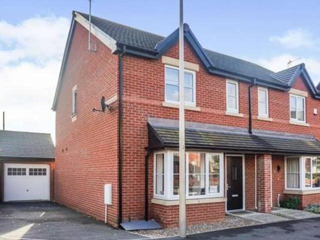 3 bedroom semidetached house for sale in Barlow Drive Frodsham WA6 WA6