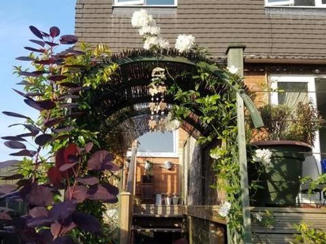 3 bedroom semidetached house for sale in Bentley Mount Meanwood Leeds LS6 LS6