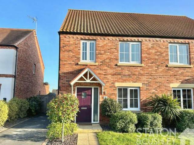 3 bedroom semidetached house for sale in Blackbird Drive Ollerton NG22