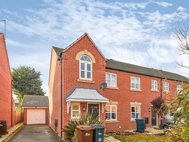 3 bedroom semidetached house for sale in Blakeholme Court BURTONONTRENT DE14