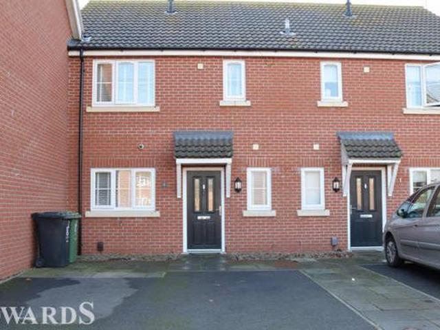 3 bedroom semidetached house for sale in Brasenose Avenue Gorleston NR31