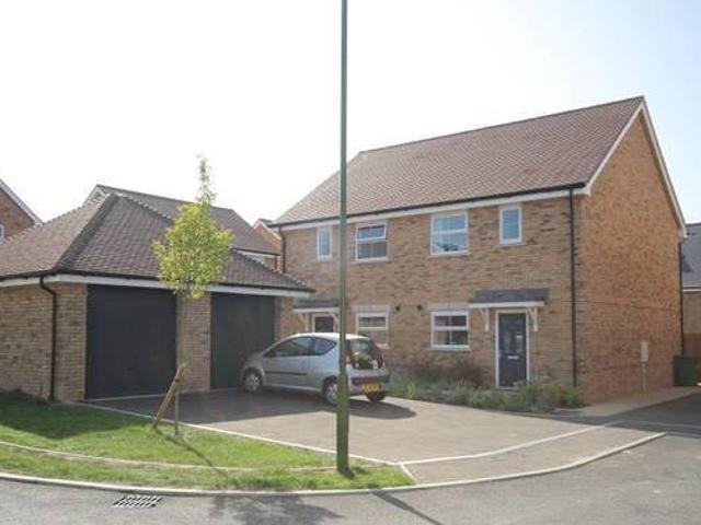 3 bedroom semidetached house for sale in Broadbridge Heath RH12