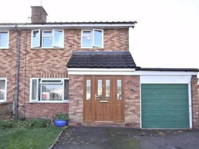 3 bedroom semidetached house for sale in Broadfield Crescent Fernhill Heath Worcester WR3
