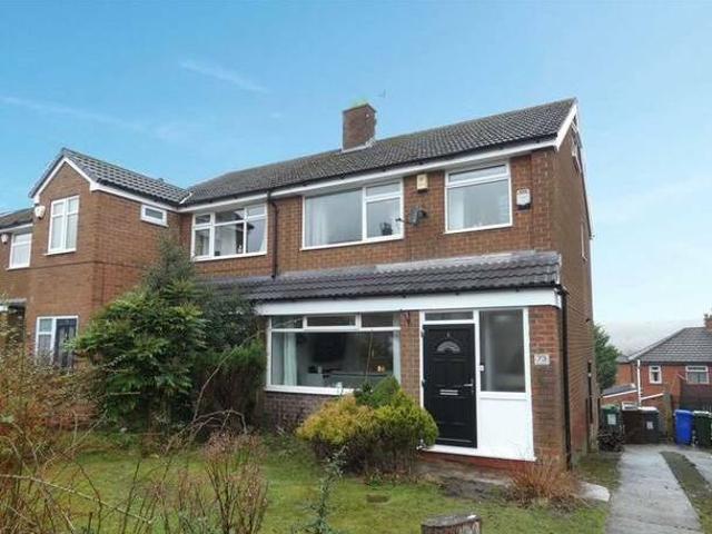 3 bedroom semidetached house for sale in Carrbrook Crescent Carrbrook Stalybridge Greater Manche