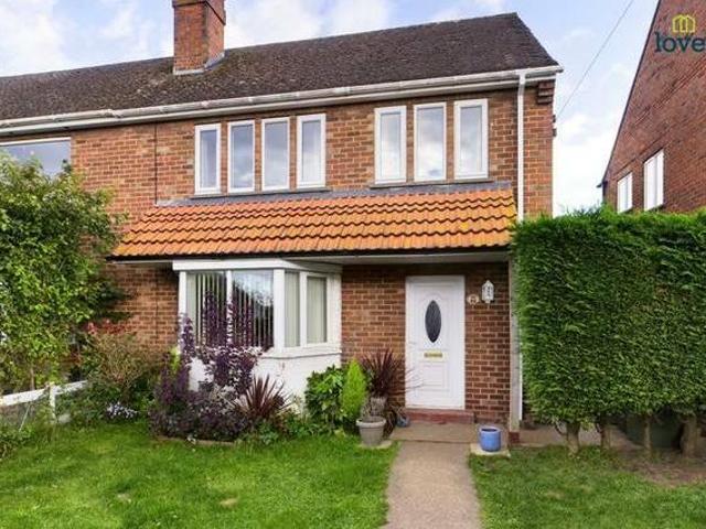3 bedroom semidetached house for sale in Churchill Avenue Market Rasen LN8
