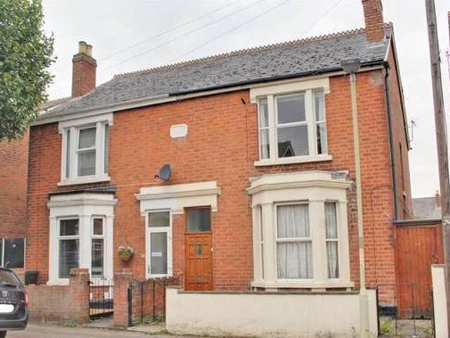 3 bedroom semidetached house for sale in Conduit Street Gloucester GL1