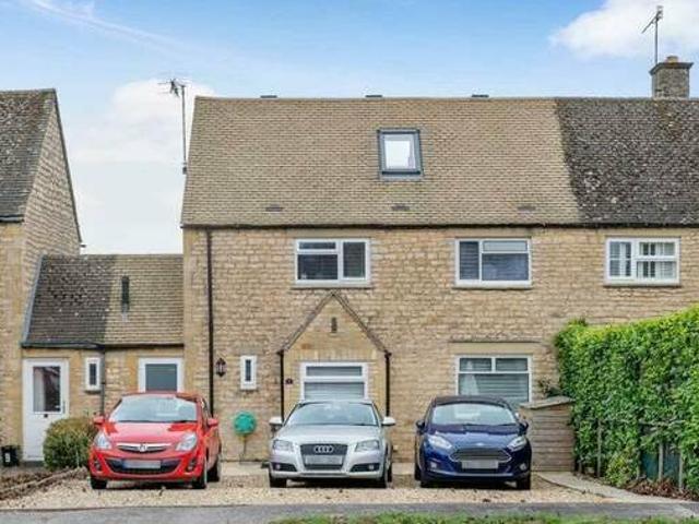 3 bedroom semidetached house for sale in Coronation Close Chipping Campden Gloucestershire GL55