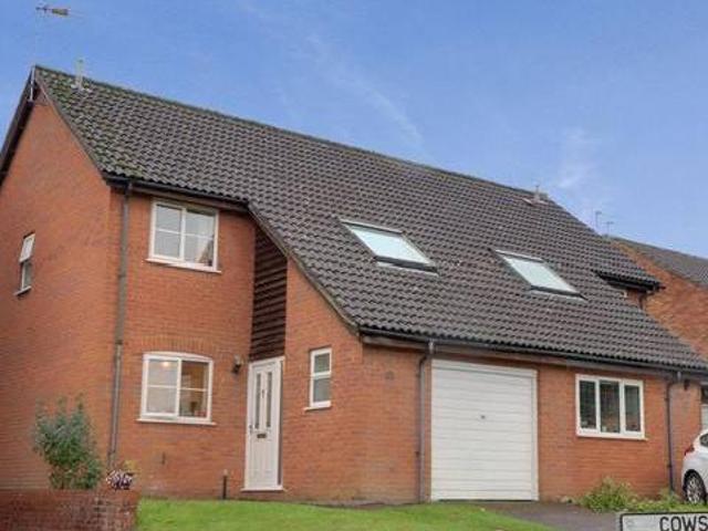 3 bedroom semidetached house for sale in Cowslip Bank Lychpit Basingstoke RG24 8RP RG24