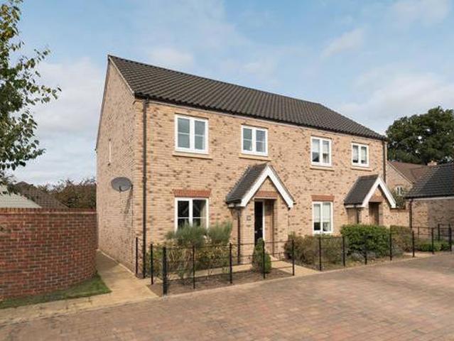 3 bedroom semidetached house for sale in Dunlin Drive Round House Park NR4