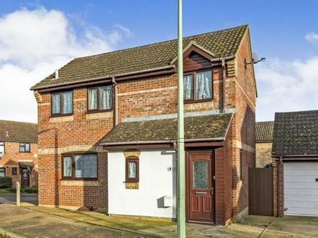 3 bedroom semidetached house for sale in Ethel Mann Road BUN NR35