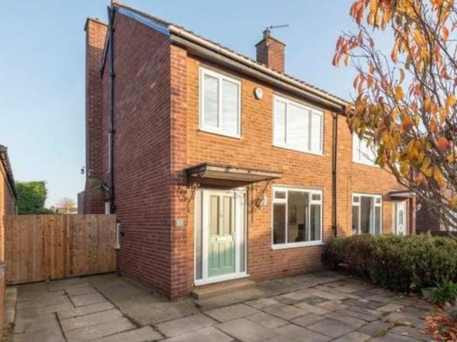 3 bedroom semidetached house for sale in Eastfield Crescent Woodlesford Leeds LS26 LS26