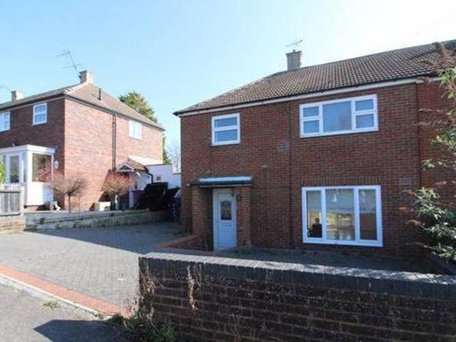 3 bedroom semidetached house for sale in Fairfield Way Hitchin SG4