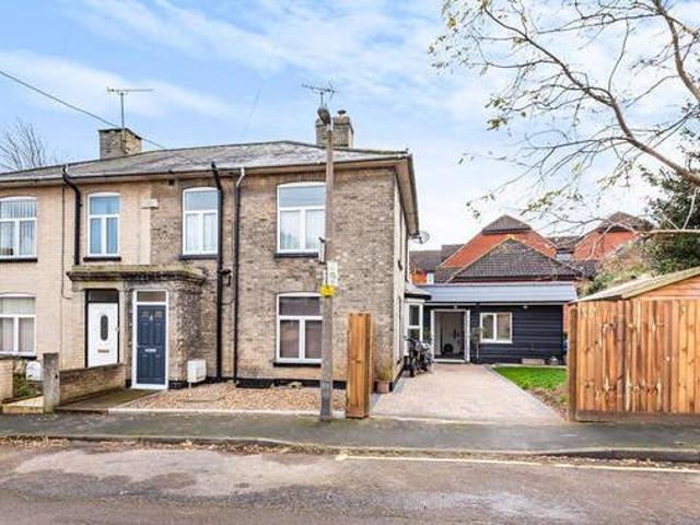 3 bedroom semidetached house for sale in Fairfield Hill Stowmarket IP14
