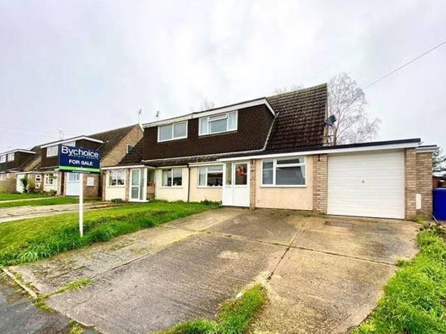 3 bedroom semidetached house for sale in Fordhams Close Stanton IP31
