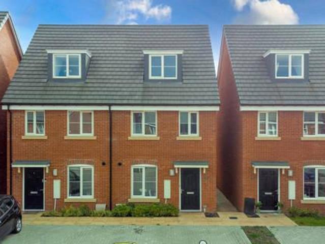 3 bedroom semidetached house for sale in Guernsey Place Three Mile Cross Reading RG7 1FZ RG7
