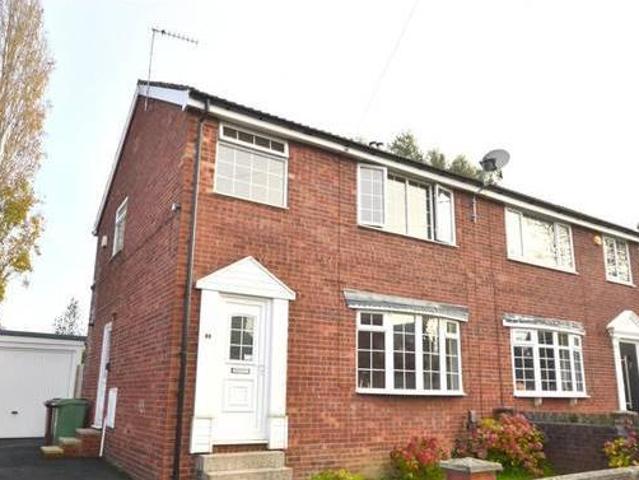 3 bedroom semidetached house for sale in Glenlea Close Stanningley Pudsey LS28