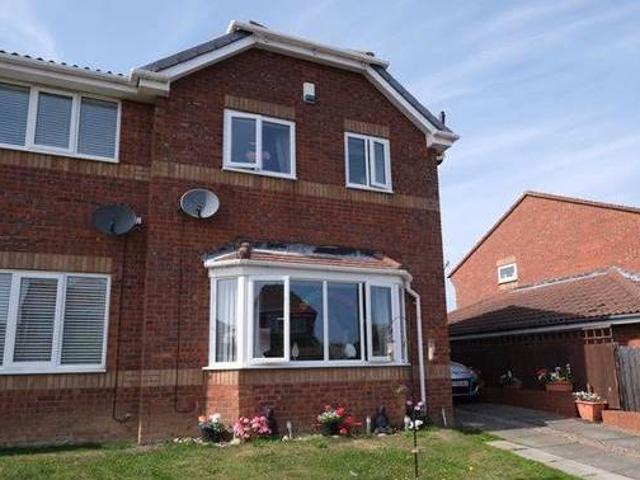 3 bedroom semidetached house for sale in Gloster Park Amble NE65