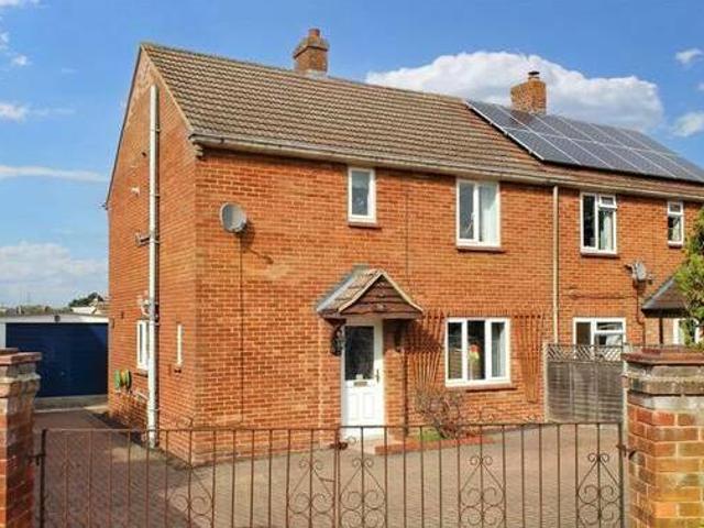 3 bedroom semidetached house for sale in Goddards Close SherfieldonLoddon Hook Hampshire RG27