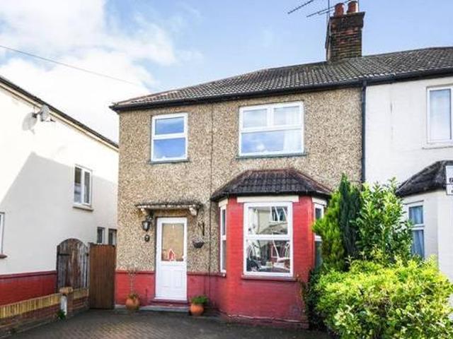 3 bedroom semidetached house for sale in Goldlay Gardens Chelmsford Essex CM2 CM2