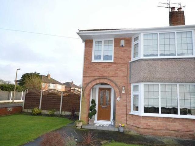 3 bedroom semidetached house for sale in Gorsefield Avenue Bromborough CH62