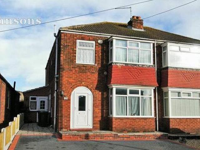 3 bedroom semidetached house for sale in Grange Avenue Bawtry Doncaster DN10 DN10