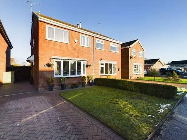 3 bedroom semidetached house for sale in Greenacres Drive Uttoxeter ST14