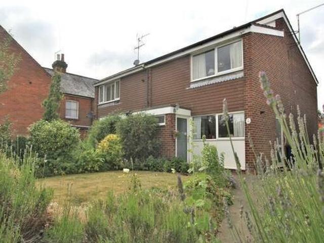 3 bedroom semidetached house for sale in Hale Road Farnham Surrey GU9