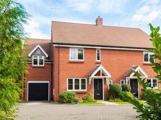 3 bedroom semidetached house for sale in Harding Way Marcham OX13