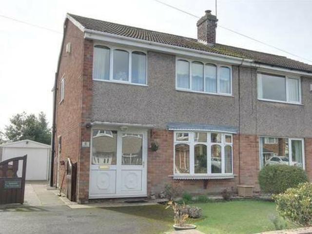 3 bedroom semidetached house for sale in Harland Road Elloughton HU15