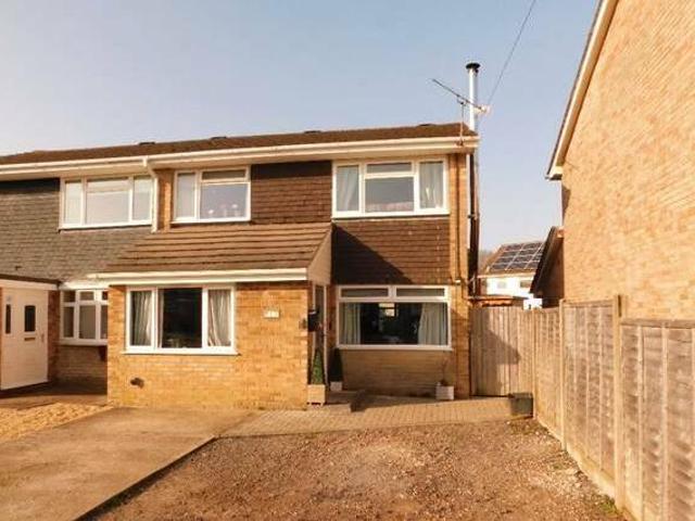 3 bedroom semidetached house for sale in Hartley Close SO45