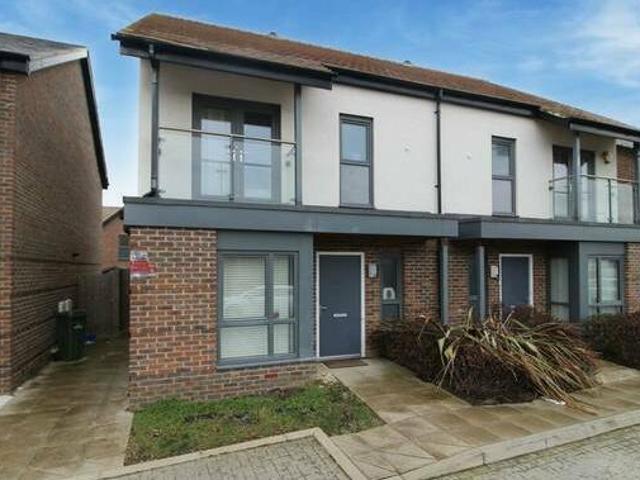 3 bedroom semidetached house for sale in Harvard Way Oakgrove Milton Keynes MK10